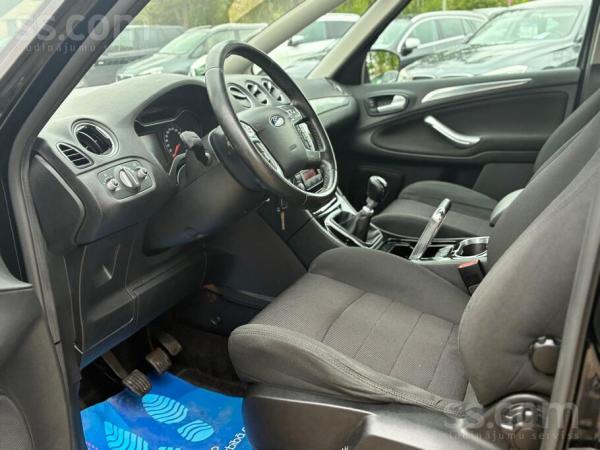 Black Ford S-Max 2011 in Kuldiga, with an engine capacity of 2.00 L and mileage of 364 thousand km for 5290 €, photo 9 on AUTOMOTO.COM.LV