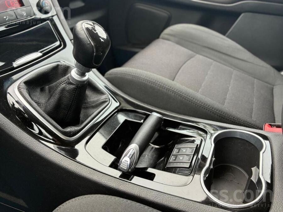 Melns Ford S-Max 2011 Kuldīga, ar dzinēja tilpumu 2.00 L un nobraukumu 364 tūkst. km par 5290 €, foto 22 vietnē AUTOMOTO.COM.LV