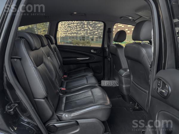 Melns Ford S-Max 2011 Jelgava, ar dzinēja tilpumu 2.20 L un nobraukumu 258 tūkst. km par 4700 €, foto 9 vietnē AUTOMOTO.COM.LV