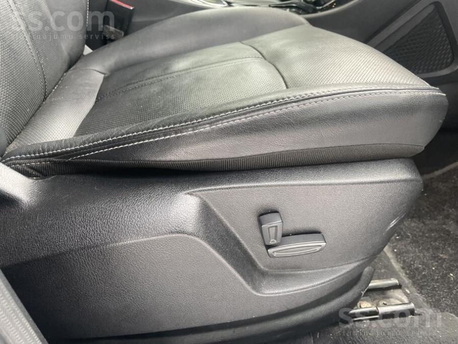 Melns Ford S-Max 2011 Rīga, ar dzinēja tilpumu 2.00 L un nobraukumu 360 tūkst. km par 5300 €, foto 14 vietnē AUTOMOTO.COM.LV