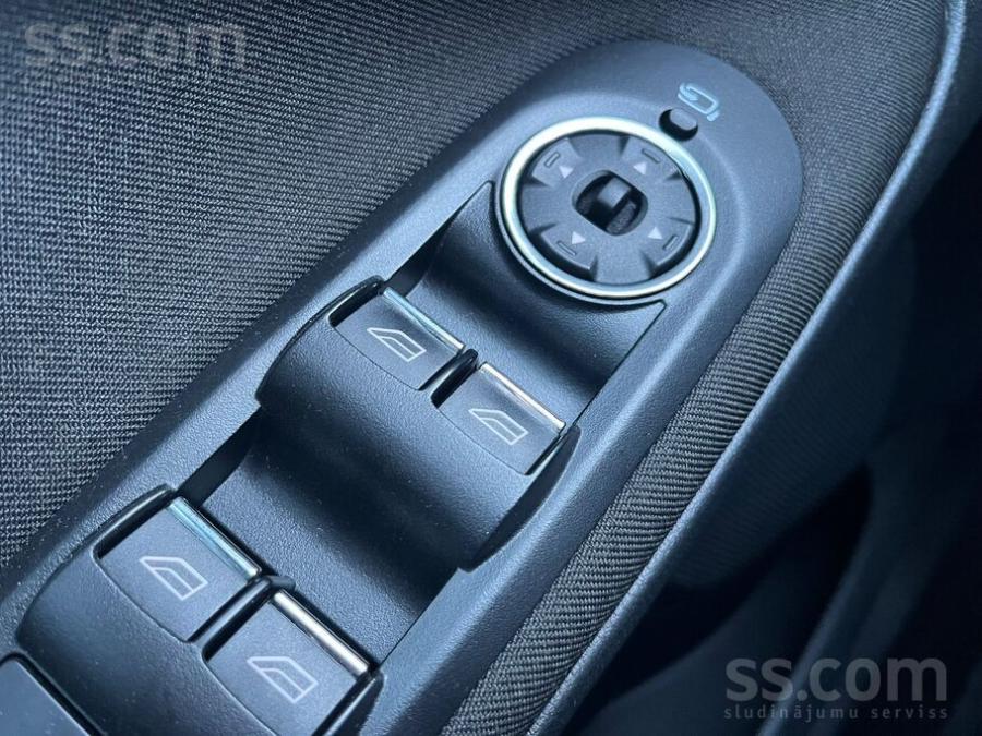 Melns Ford S-Max 2011 Kuldīga, ar dzinēja tilpumu 2.00 L un nobraukumu 351 tūkst. km par 3490 €, foto 21 vietnē AUTOMOTO.COM.LV