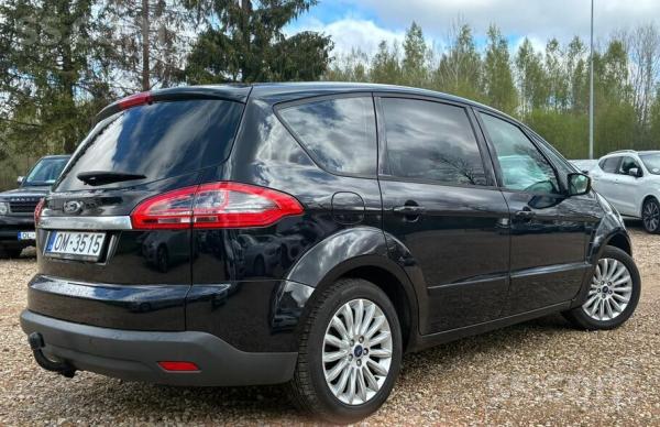 Melns Ford S-Max 2011 Kuldīga, ar dzinēja tilpumu 2.00 L un nobraukumu 326 tūkst. km par 4790 €, foto 4 vietnē AUTOMOTO.COM.LV