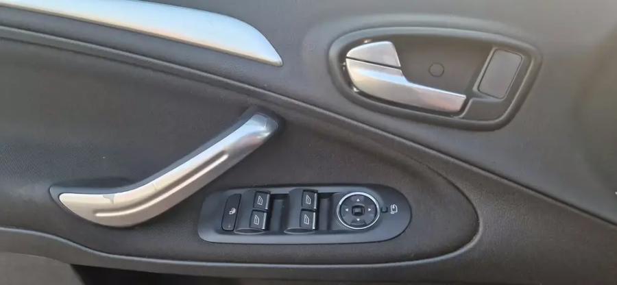 Melns Ford S-Max 2011 Daugavpils, ar dzinēja tilpumu 2.00 L un nobraukumu 225 tūkst. km par 4999 €, foto 19 vietnē AUTOMOTO.COM.LV