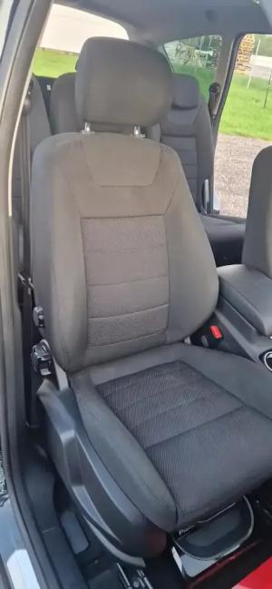 Melns Ford S-Max 2011 Daugavpils, ar dzinēja tilpumu 2.00 L un nobraukumu 225 tūkst. km par 4999 €, foto 26 vietnē AUTOMOTO.COM.LV