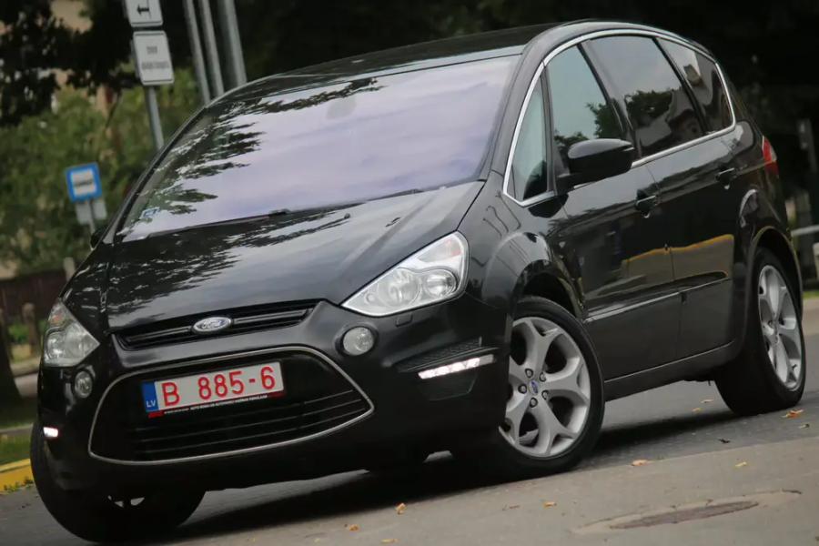 Black Ford S-Max 2011 in Riga, with an engine capacity of 2.00 L and mileage of 336 thousand km for 4390 €, photo 1 on AUTOMOTO.COM.LV