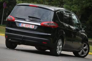Black Ford S-Max 2011 in Riga, with an engine capacity of 2.00 L and mileage of 336 thousand km for 4390 €, photo 3 on AUTOMOTO.COM.LV