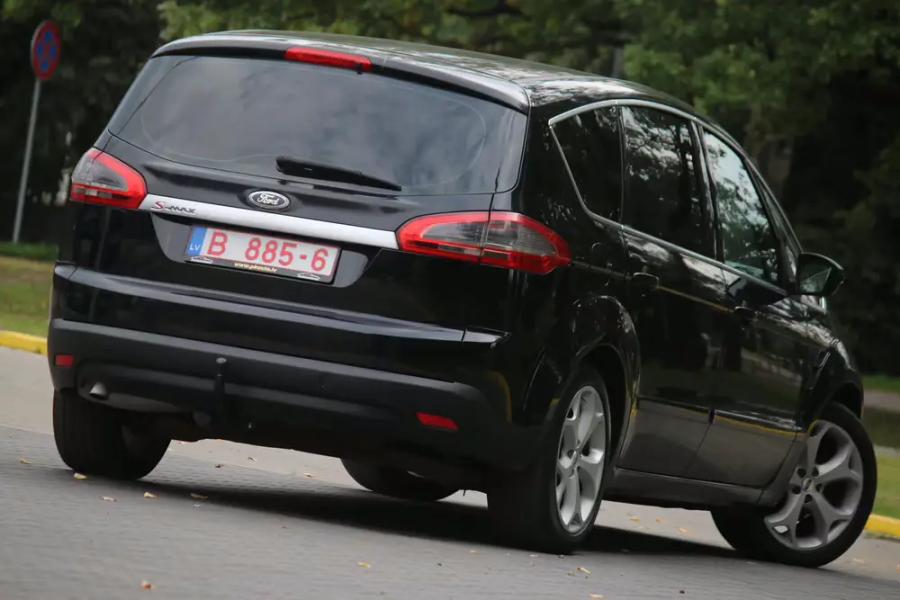 Black Ford S-Max 2011 in Riga, with an engine capacity of 2.00 L and mileage of 336 thousand km for 4390 €, photo 3 on AUTOMOTO.COM.LV