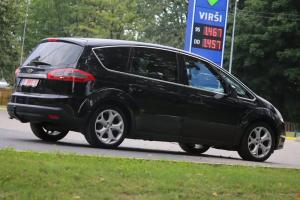 Black Ford S-Max 2011 in Riga, with an engine capacity of 2.00 L and mileage of 336 thousand km for 4390 €, photo 7 on AUTOMOTO.COM.LV