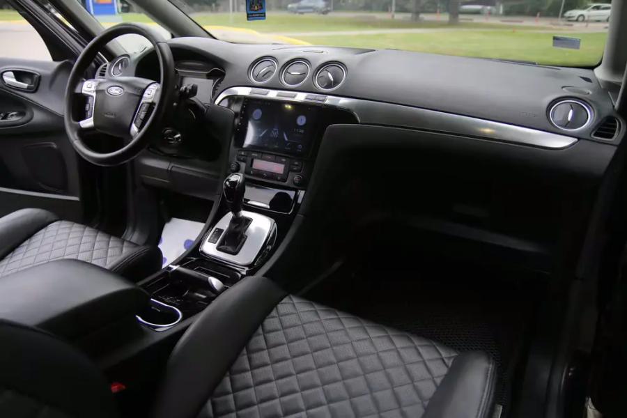 Black Ford S-Max 2011 in Riga, with an engine capacity of 2.00 L and mileage of 336 thousand km for 4390 €, photo 11 on AUTOMOTO.COM.LV