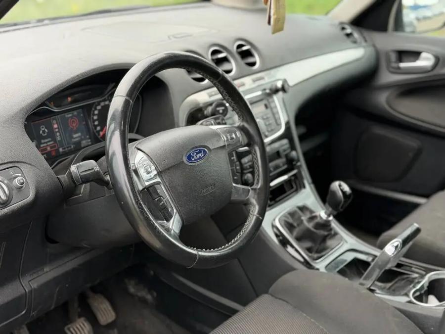 Melns Ford S-Max 2011 Rīga, ar dzinēja tilpumu 2.00 L un nobraukumu 318 tūkst. km par 2950 €, foto 6 vietnē AUTOMOTO.COM.LV