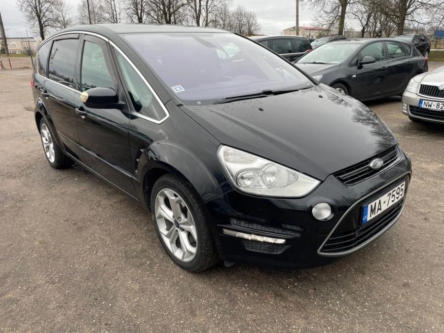 Black Ford S-Max 2011 in Riga, with an engine capacity of 2.00 L and mileage of 294 thousand km for 6250 €, photo 4 on AUTOMOTO.COM.LV