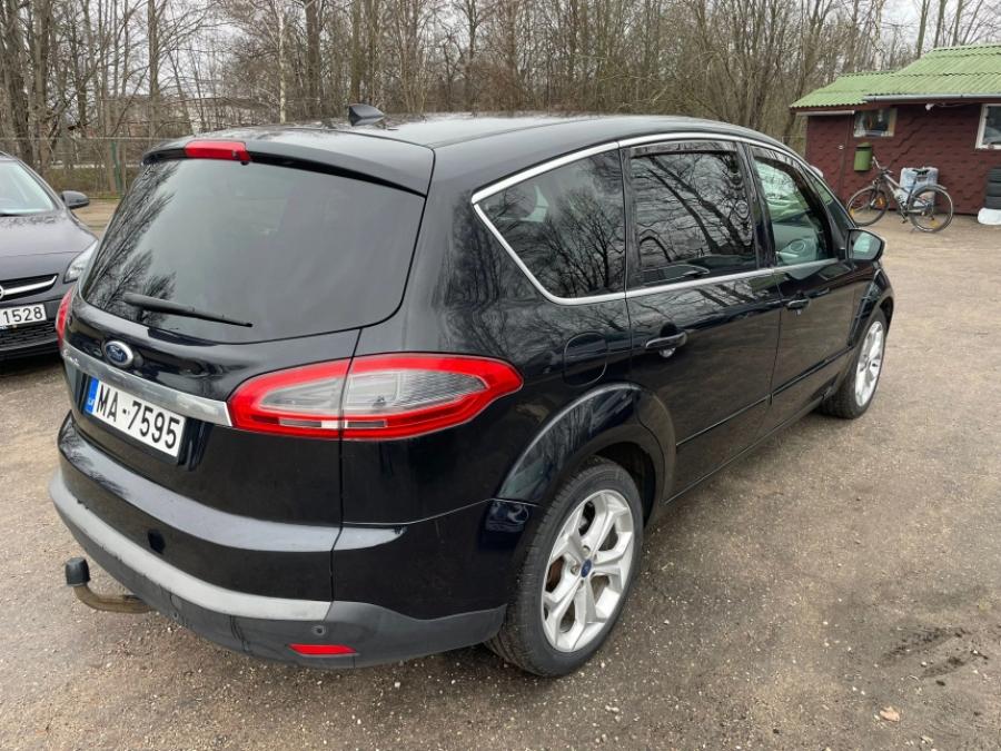 Black Ford S-Max 2011 in Riga, with an engine capacity of 2.00 L and mileage of 294 thousand km for 6250 €, photo 5 on AUTOMOTO.COM.LV