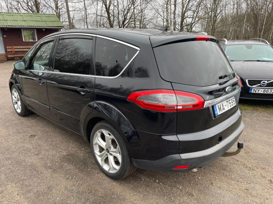Black Ford S-Max 2011 in Riga, with an engine capacity of 2.00 L and mileage of 294 thousand km for 6250 €, photo 10 on AUTOMOTO.COM.LV