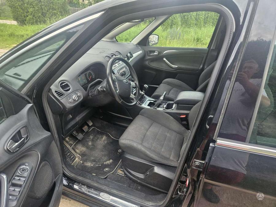 Melns Ford S-Max 2011 Kauņa, ar dzinēja tilpumu 1.60 L un nobraukumu 207 tūkst. km par 2900 €, foto 8 vietnē AUTOMOTO.COM.LV