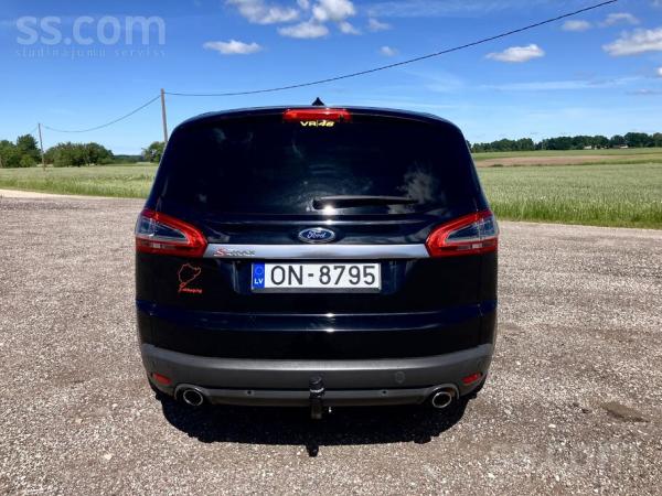 Black Ford S-Max 2011 in Talsi, with an engine capacity of 2.20 L and mileage of 235 thousand km for 6999 €, photo 3 on AUTOMOTO.COM.LV