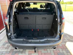 Black Ford S-Max 2011 in Talsi, with an engine capacity of 2.20 L and mileage of 235 thousand km for 6999 €, photo 15 on AUTOMOTO.COM.LV