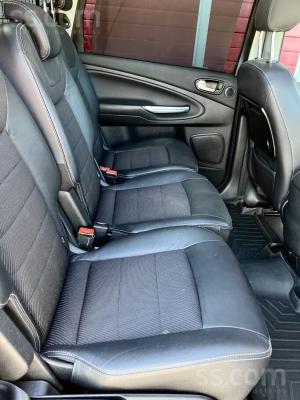 Black Ford S-Max 2011 in Talsi, with an engine capacity of 2.20 L and mileage of 235 thousand km for 6999 €, photo 16 on AUTOMOTO.COM.LV