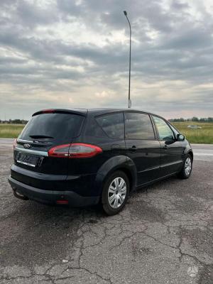 Black Ford S-Max 2011 in Kaunas, with an engine capacity of 2.00 L and mileage of 392 thousand km for 3699 €, photo 8 on AUTOMOTO.COM.LV