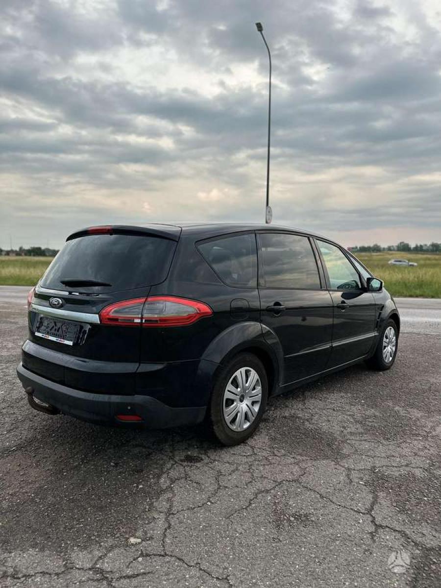 Black Ford S-Max 2011 in Kaunas, with an engine capacity of 2.00 L and mileage of 392 thousand km for 3699 €, photo 8 on AUTOMOTO.COM.LV