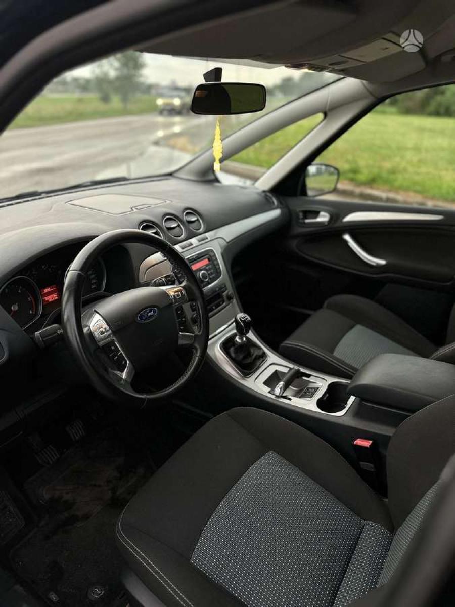 Black Ford S-Max 2011 in Kaunas, with an engine capacity of 2.00 L and mileage of 392 thousand km for 3699 €, photo 14 on AUTOMOTO.COM.LV