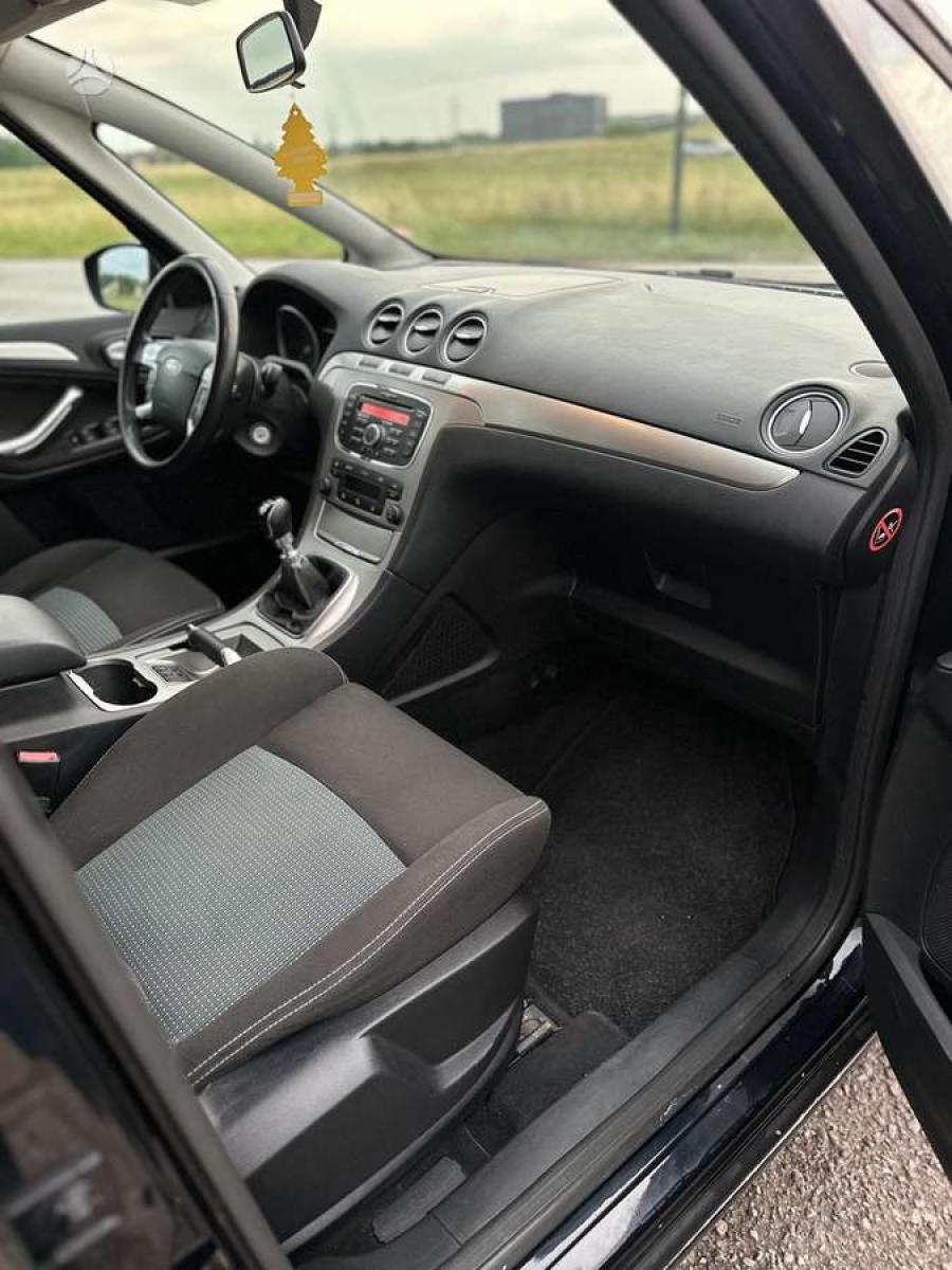 Black Ford S-Max 2011 in Kaunas, with an engine capacity of 2.00 L and mileage of 392 thousand km for 3699 €, photo 16 on AUTOMOTO.COM.LV