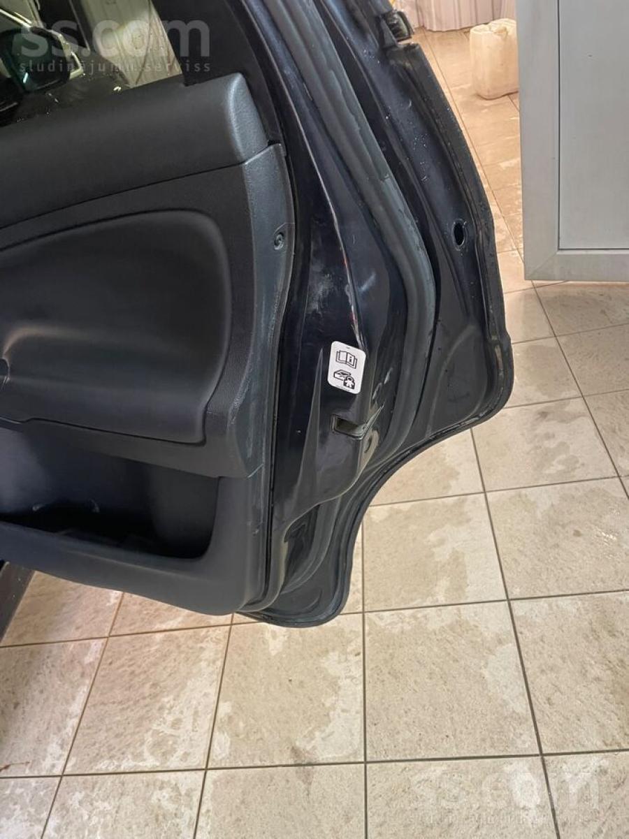 Melns Ford S-Max 2011 Rīga, ar dzinēja tilpumu 2.00 L un nobraukumu 0 tūkst. km par 3499 €, foto 22 vietnē AUTOMOTO.COM.LV
