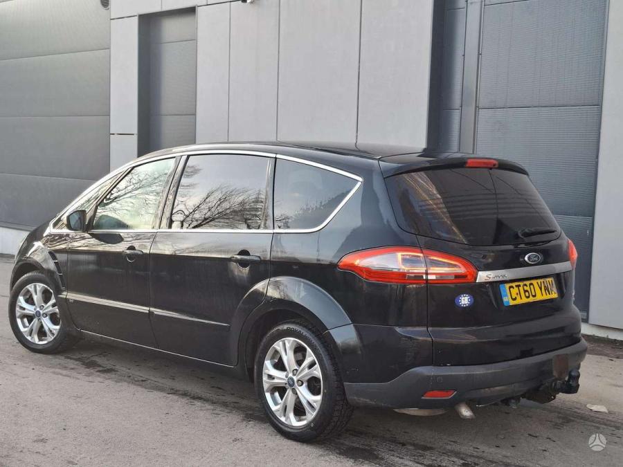 Black Ford S-Max 2011 in Silute, with an engine capacity of 2.00 L and mileage of 200 thousand km for 2000 €, photo 8 on AUTOMOTO.COM.LV