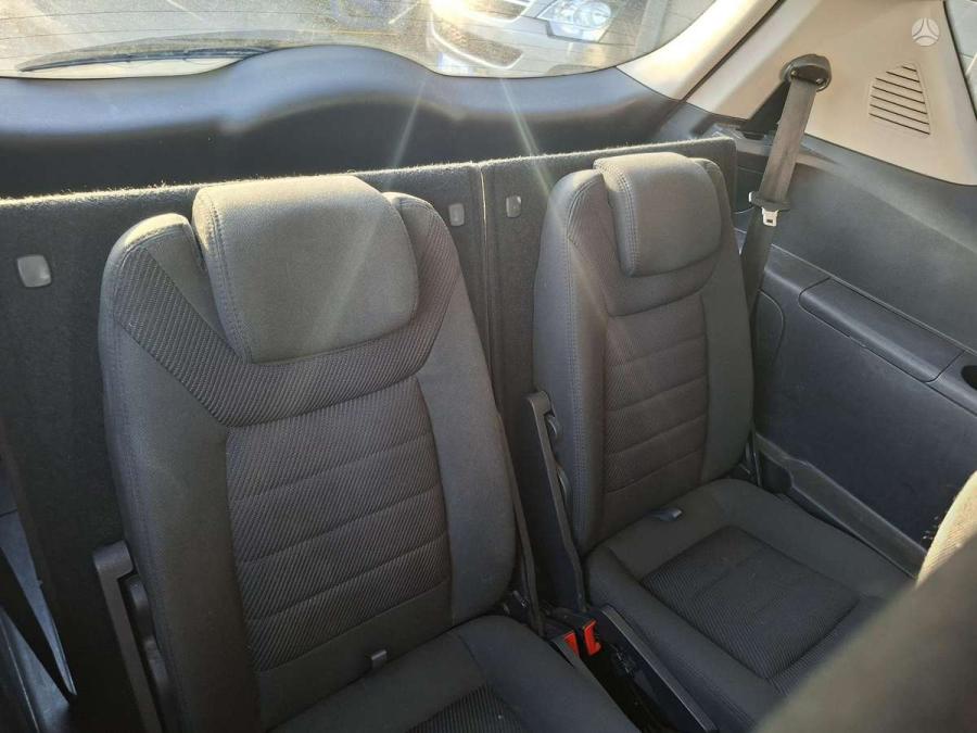 Black Ford S-Max 2011 in Silute, with an engine capacity of 2.00 L and mileage of 200 thousand km for 2000 €, photo 14 on AUTOMOTO.COM.LV