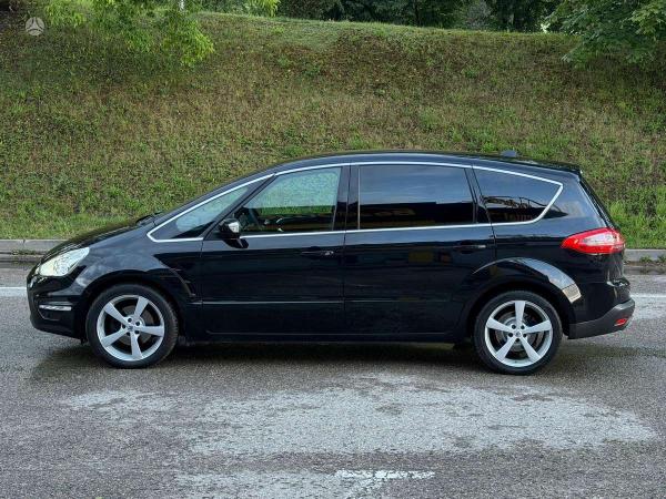 Black Ford S-Max 2011 in Jonava, with an engine capacity of 2.20 L and mileage of 291 thousand km for 5250 €, photo 5 on AUTOMOTO.COM.LV