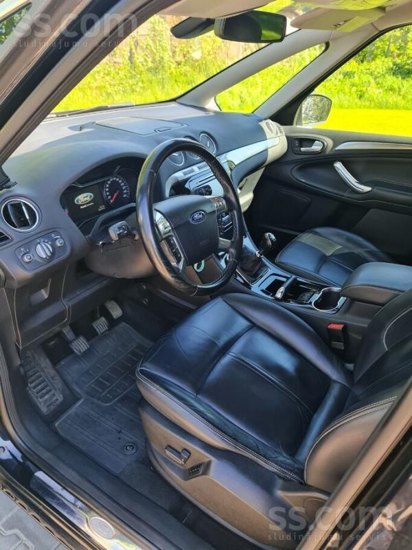 Black Ford S-Max 2011 in Riga, with an engine capacity of 2.00 L and mileage of 205 thousand km for 6500 €, photo 8 on AUTOMOTO.COM.LV
