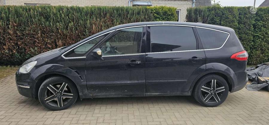 Melns Ford S-Max 2011 Kauņa, ar dzinēja tilpumu 2.00 L un nobraukumu 300 tūkst. km par 1100 €, foto 3 vietnē AUTOMOTO.COM.LV