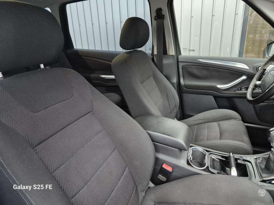 Melns Ford S-Max 2011 Tauragė, ar dzinēja tilpumu 2.00 L un nobraukumu 236 tūkst. km par 4900 €, foto 17 vietnē AUTOMOTO.COM.LV