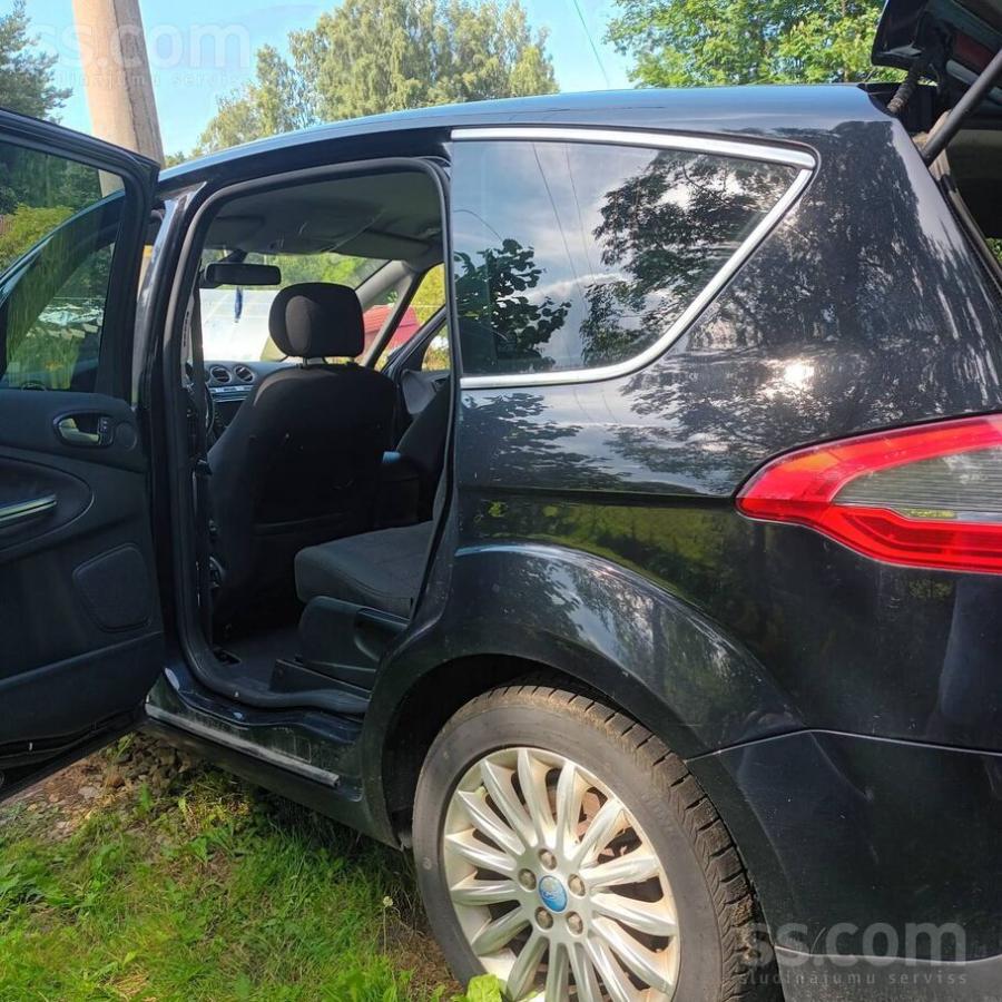 Black Ford S-Max 2011 in Riga, with an engine capacity of 2.00 L and mileage of 263 thousand km for 3600 €, photo 3 on AUTOMOTO.COM.LV