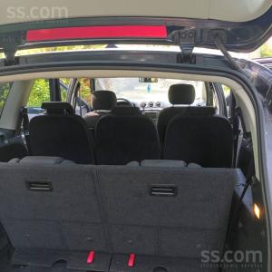 Black Ford S-Max 2011 in Riga, with an engine capacity of 2.00 L and mileage of 263 thousand km for 3600 €, photo 8 on AUTOMOTO.COM.LV