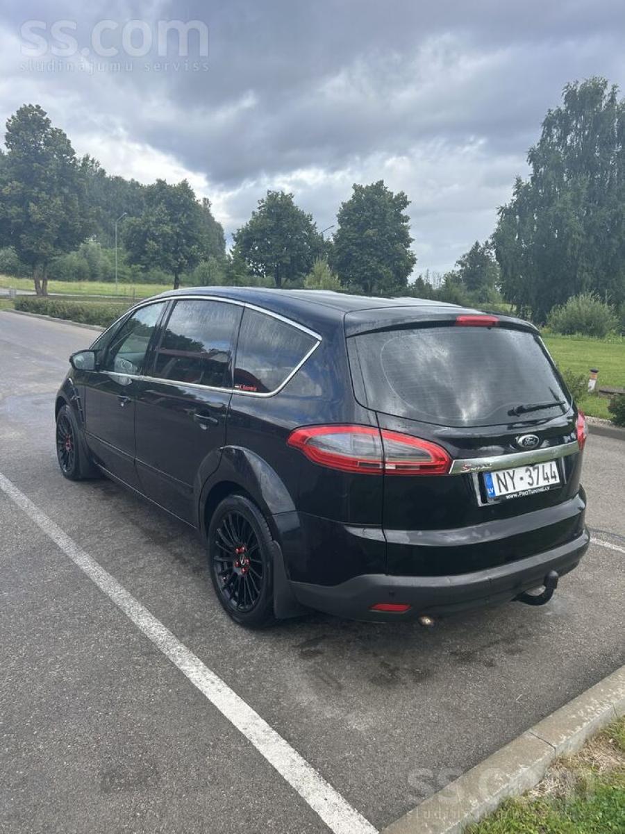 Melns Ford S-Max 2011 Aizkraukle, ar dzinēja tilpumu 2.00 L un nobraukumu 261 tūkst. km par 6200 €, foto 1 vietnē AUTOMOTO.COM.LV
