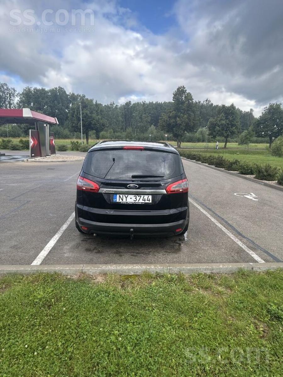 Melns Ford S-Max 2011 Aizkraukle, ar dzinēja tilpumu 2.00 L un nobraukumu 261 tūkst. km par 6200 €, foto 3 vietnē AUTOMOTO.COM.LV