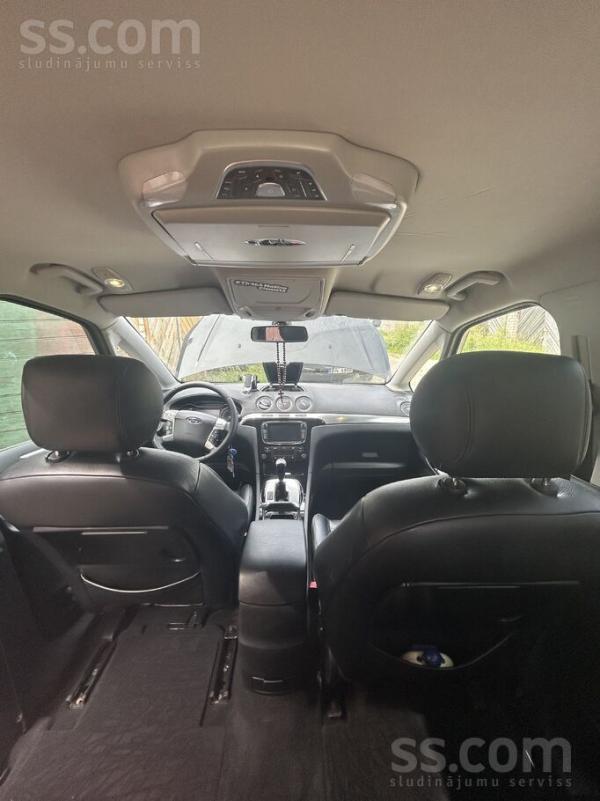 Black Ford S-Max 2011 in Aizkraukle, with an engine capacity of 2.00 L and mileage of 261 thousand km for 6200 €, photo 8 on AUTOMOTO.COM.LV