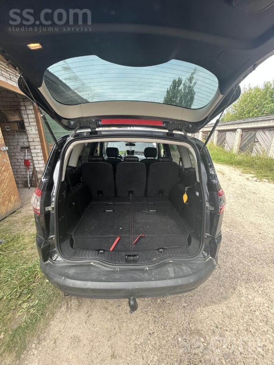 Melns Ford S-Max 2011 Aizkraukle, ar dzinēja tilpumu 2.00 L un nobraukumu 261 tūkst. km par 6200 €, foto 10 vietnē AUTOMOTO.COM.LV