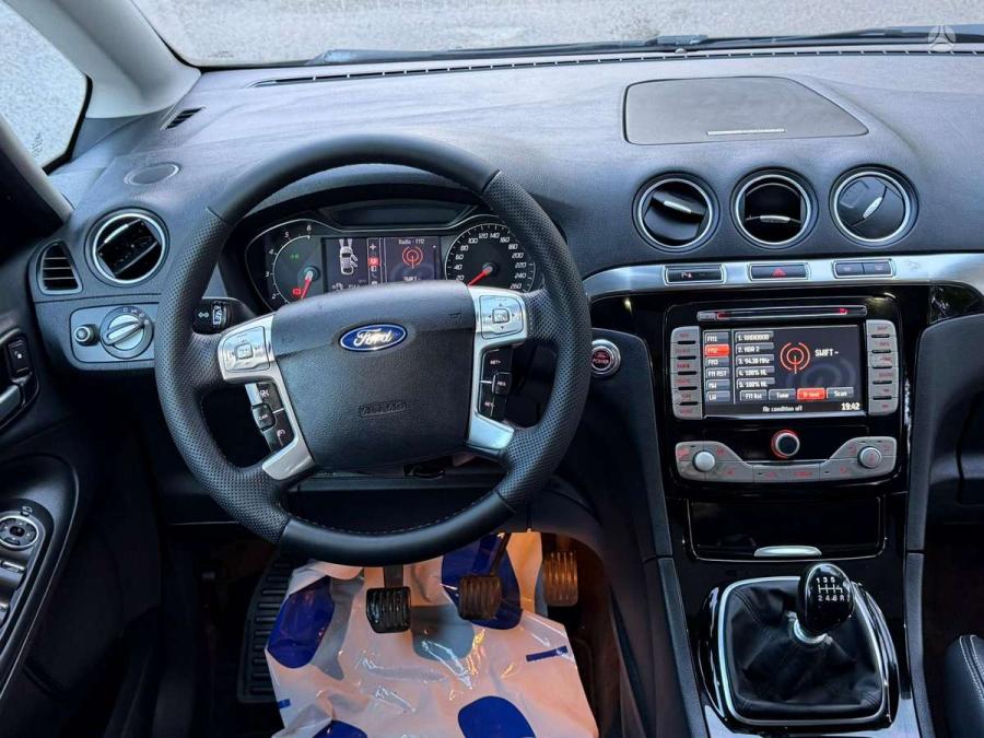 Melns Ford S-Max 2011 Jonava, ar dzinēja tilpumu 2.20 L un nobraukumu 291 tūkst. km par 4999 €, foto 31 vietnē AUTOMOTO.COM.LV