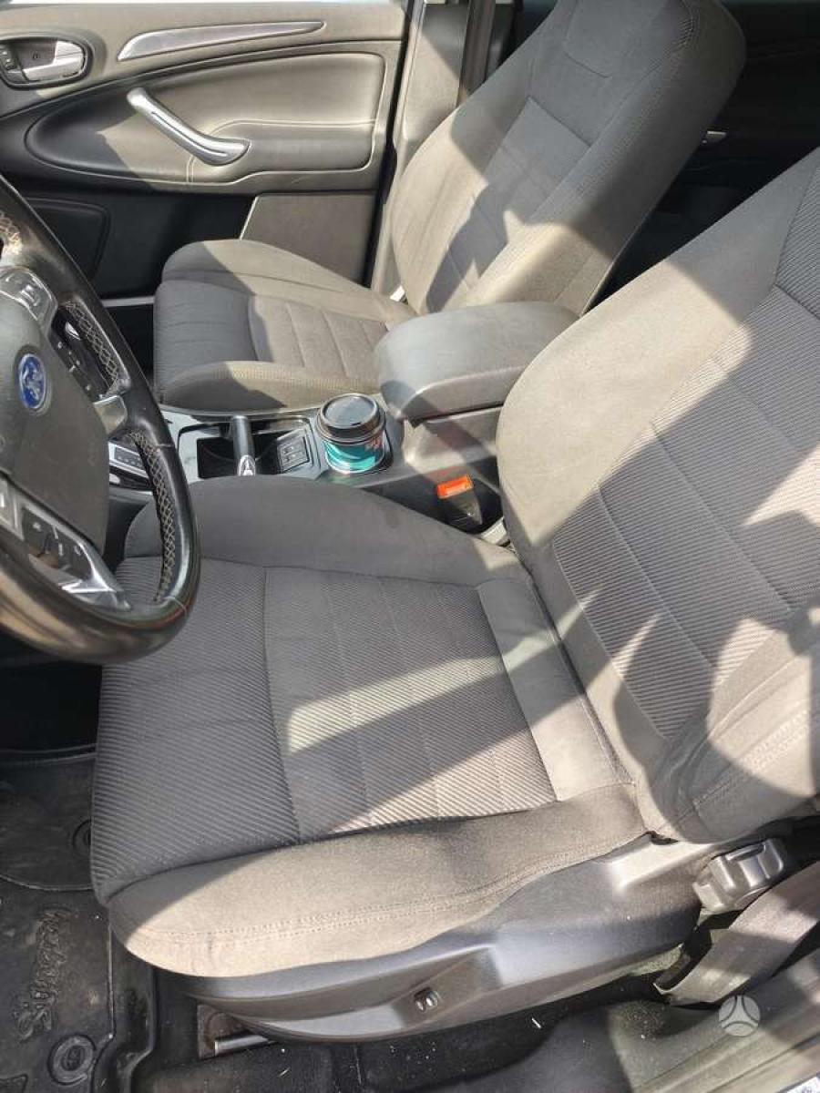 Black Ford S-Max 2011 in Klaipeda, with an engine capacity of 2.00 L and mileage of 318 thousand km for 4300 €, photo 5 on AUTOMOTO.COM.LV