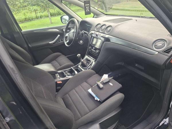 Black Ford S-Max 2011 in Silute, with an engine capacity of 0.00 L and mileage of 269 thousand km for 4200 €, photo 5 on AUTOMOTO.COM.LV