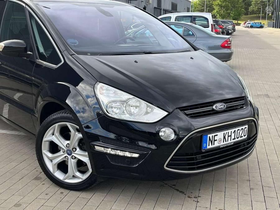 Black Ford S-Max 2011 in Jonava, with an engine capacity of 2.20 L and mileage of 195 thousand km for 5350 €, photo 4 on AUTOMOTO.COM.LV