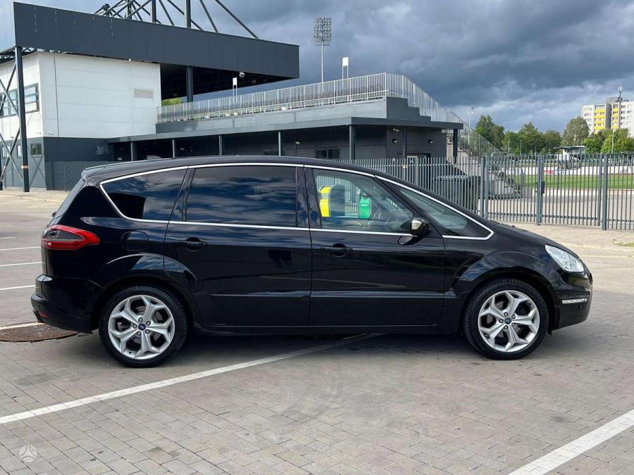 Black Ford S-Max 2011 in Jonava, with an engine capacity of 2.20 L and mileage of 195 thousand km for 5350 €, photo 5 on AUTOMOTO.COM.LV