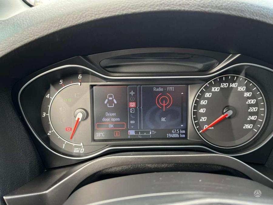 Black Ford S-Max 2011 in Jonava, with an engine capacity of 2.20 L and mileage of 195 thousand km for 5350 €, photo 17 on AUTOMOTO.COM.LV