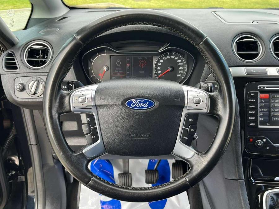 Black Ford S-Max 2011 in Jonava, with an engine capacity of 2.20 L and mileage of 195 thousand km for 5350 €, photo 18 on AUTOMOTO.COM.LV