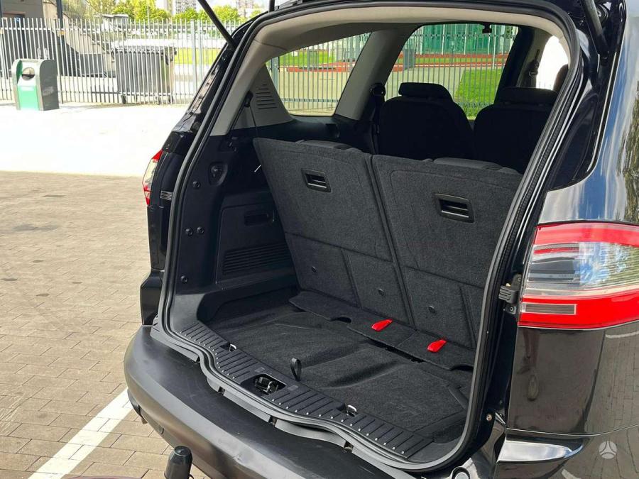 Black Ford S-Max 2011 in Jonava, with an engine capacity of 2.20 L and mileage of 195 thousand km for 5350 €, photo 29 on AUTOMOTO.COM.LV