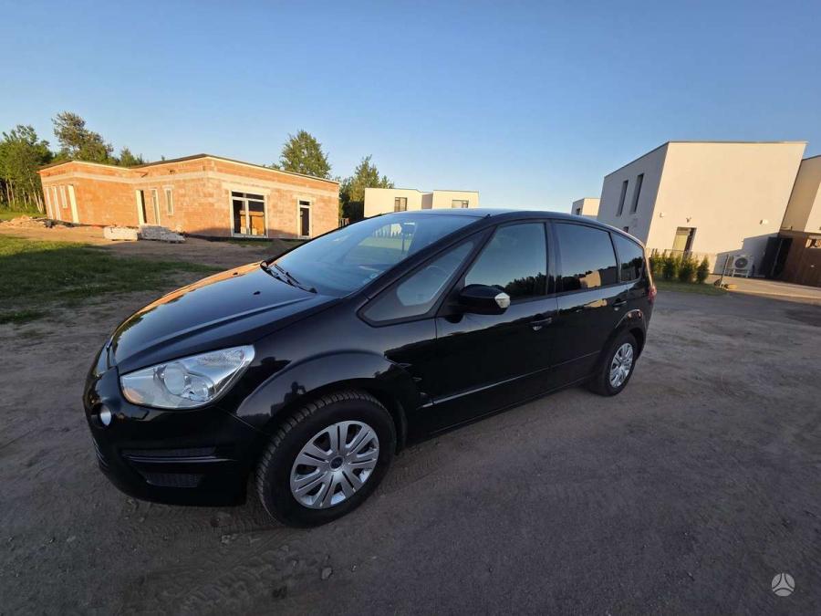 Black Ford S-Max 2011 in Jonava, with an engine capacity of 2.00 L and mileage of 335 thousand km for 3800 €, photo 1 on AUTOMOTO.COM.LV