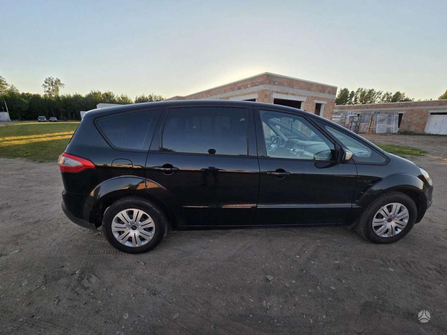 Black Ford S-Max 2011 in Jonava, with an engine capacity of 2.00 L and mileage of 335 thousand km for 3800 €, photo 8 on AUTOMOTO.COM.LV