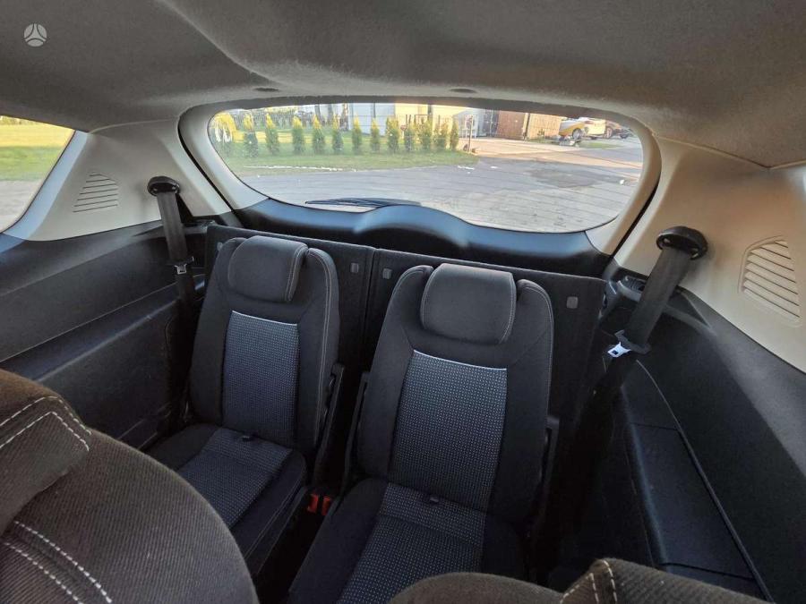 Black Ford S-Max 2011 in Jonava, with an engine capacity of 2.00 L and mileage of 335 thousand km for 3800 €, photo 10 on AUTOMOTO.COM.LV