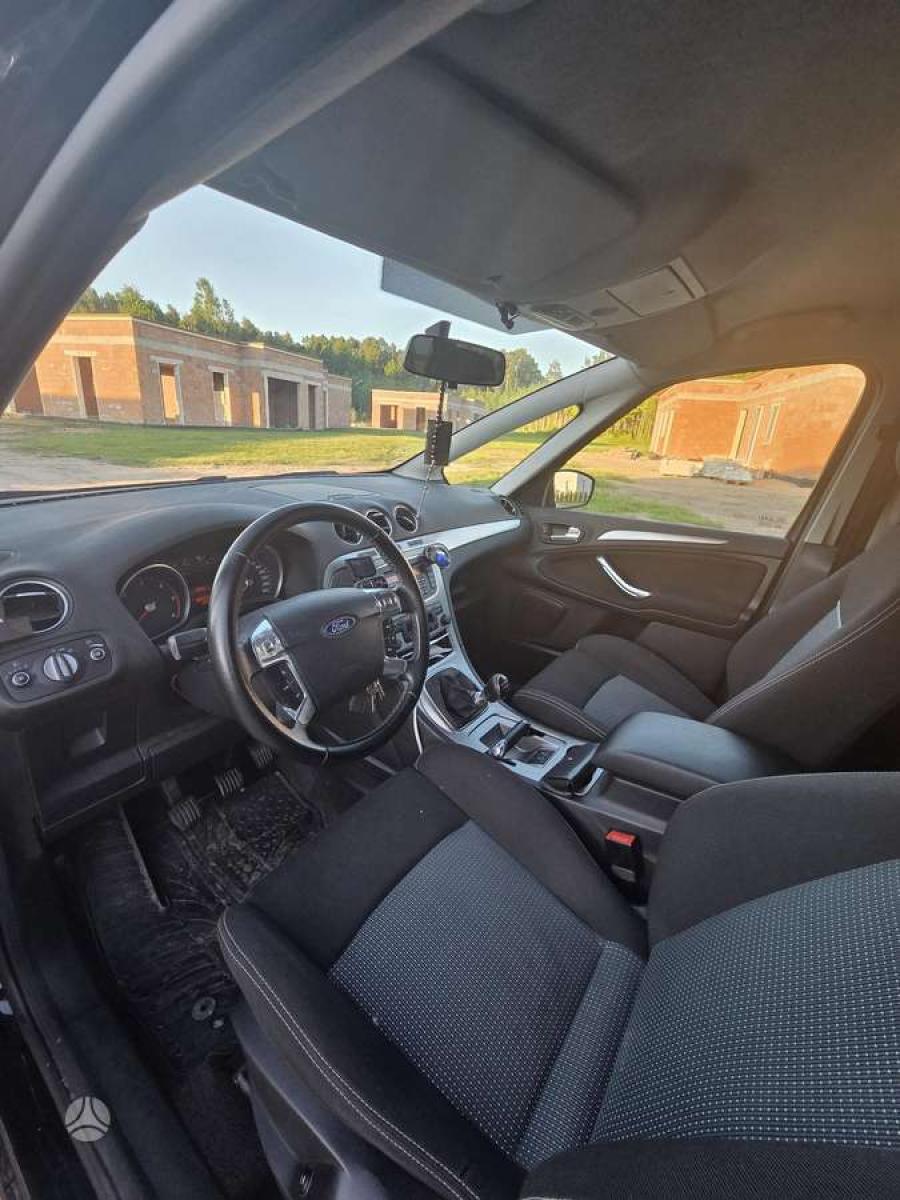 Black Ford S-Max 2011 in Jonava, with an engine capacity of 2.00 L and mileage of 335 thousand km for 3800 €, photo 13 on AUTOMOTO.COM.LV